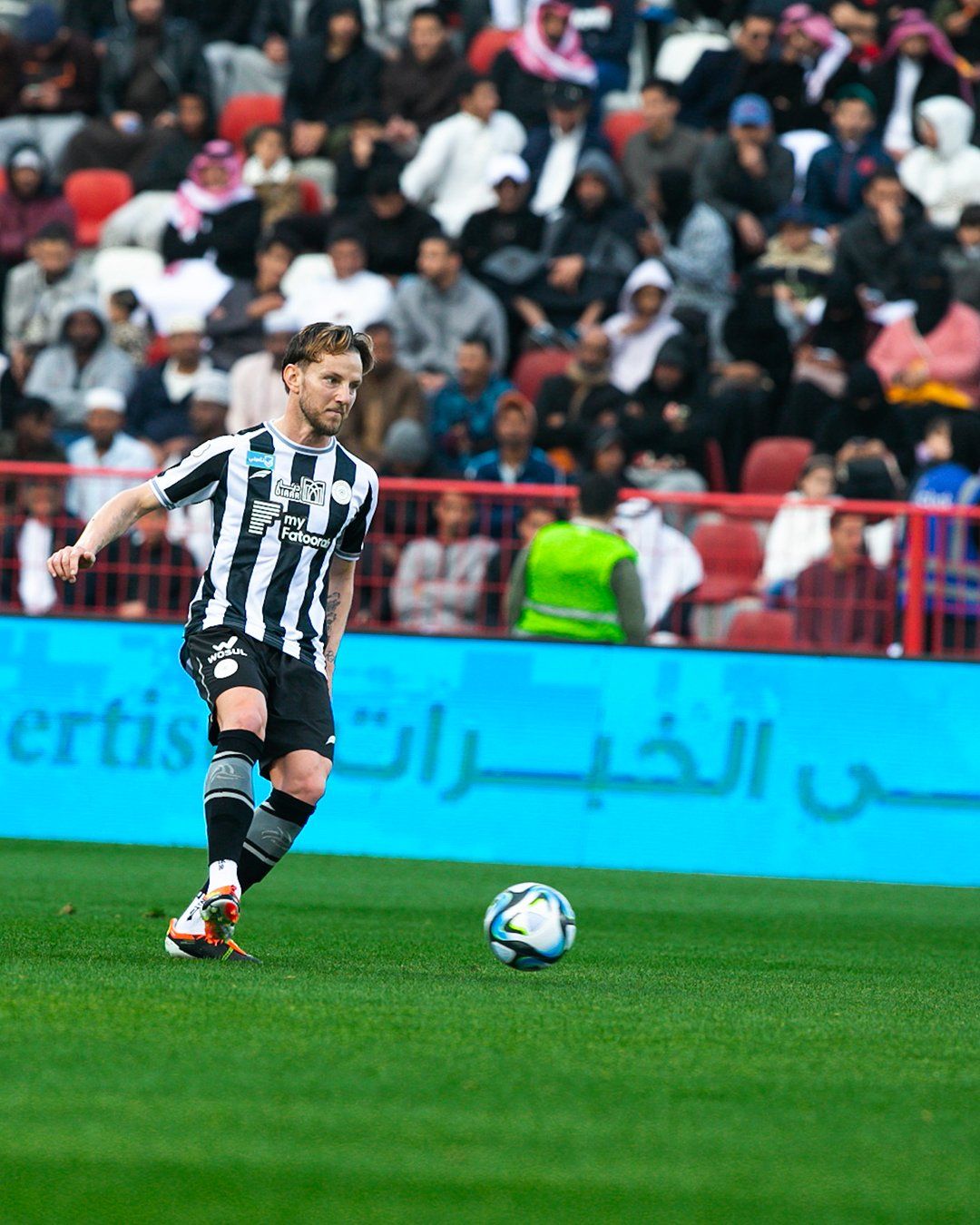 صورة: الشباب يحتفل بعيد ميلاد راكيتيتش | كووورة